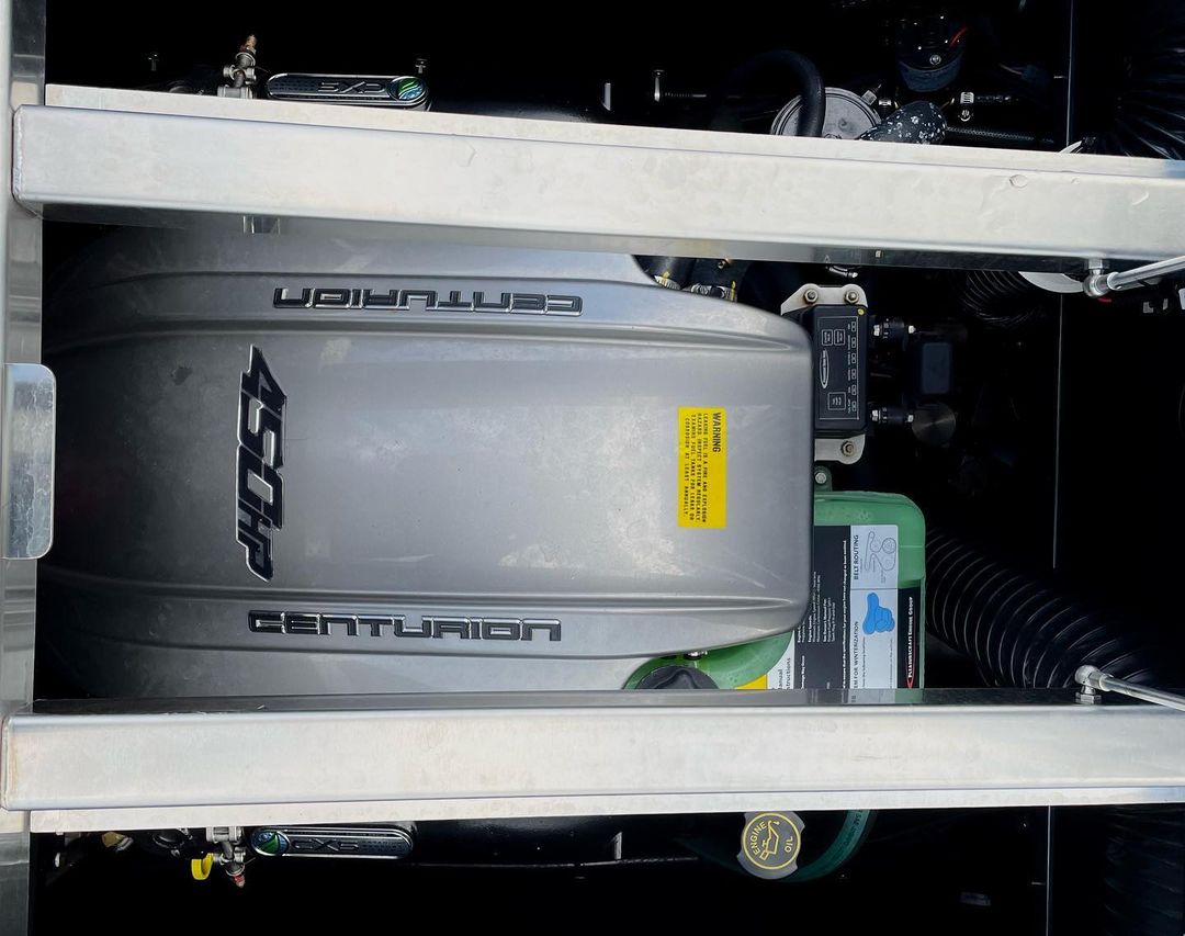 『PCM marine engine標準搭載』| センチュリオンボートジャパン