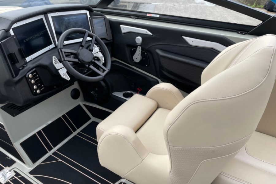 ウェイクサーフィン新艇情報｜CENTURION Ri230 2023Model